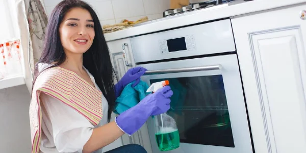 How to Quickly Clean Greasy Oven? | Bond Cleaning In Wollongong